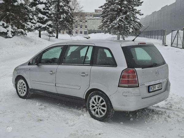 Pelēks Opel Zafira 2006 Plungė, ar dzinēja tilpumu 1.91 L un nobraukumu 294 tūkst. km par 1350 €, foto 3 vietnē AUTOMOTO.COM.LV