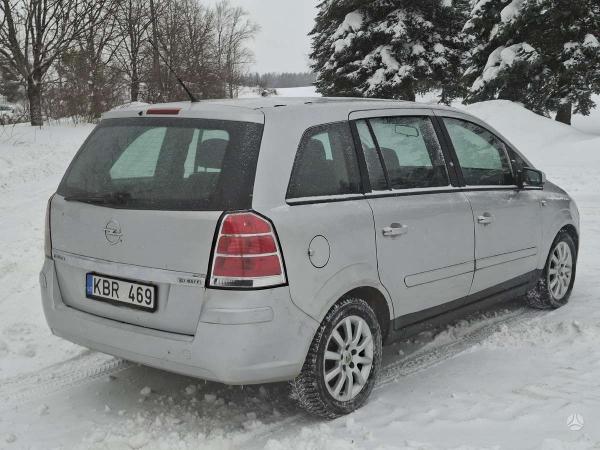 Pelēks Opel Zafira 2006 Plungė, ar dzinēja tilpumu 1.91 L un nobraukumu 294 tūkst. km par 1350 €, foto 5 vietnē AUTOMOTO.COM.LV