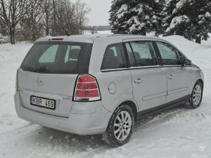 Grey Opel Zafira 2006 in Plunge, with an engine capacity of 1.91 L and mileage of 294 thousand km for 1350 €, photo 5 on AUTOMOTO.COM.LV