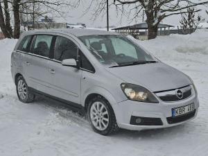 Grey Opel Zafira 2006 in Plunge, with an engine capacity of 1.91 L and mileage of 294 thousand km for 1350 €, photo 7 on AUTOMOTO.COM.LV