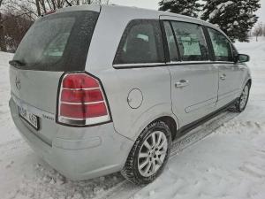 Grey Opel Zafira 2006 in Plunge, with an engine capacity of 1.91 L and mileage of 294 thousand km for 1350 €, photo 12 on AUTOMOTO.COM.LV