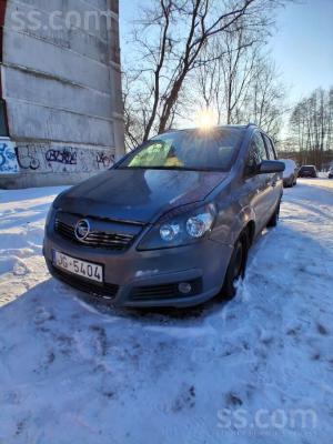 Pelēks Opel Zafira 2006 Rīga, ar dzinēja tilpumu 1.90 L un nobraukumu 378 tūkst. km par 750 €, foto  vietnē AUTOMOTO.COM.LV