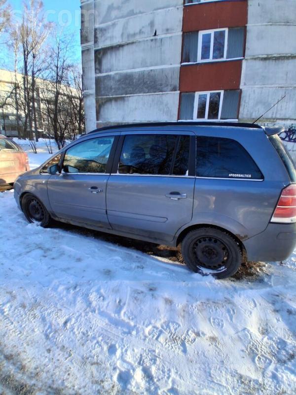 Pelēks Opel Zafira 2006 Rīga, ar dzinēja tilpumu 1.90 L un nobraukumu 378 tūkst. km par 750 €, foto 4 vietnē AUTOMOTO.COM.LV