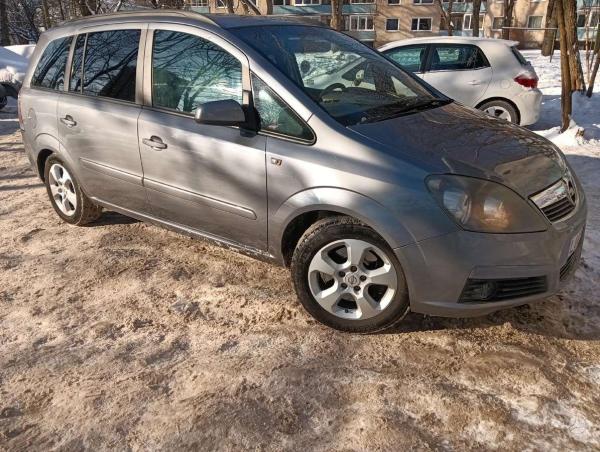 Pelēks Opel Zafira 2006 Viļņa, ar dzinēja tilpumu 1.90 L un nobraukumu 270 tūkst. km par 1890 €, foto 2 vietnē AUTOMOTO.COM.LV