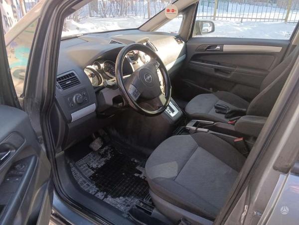 Pelēks Opel Zafira 2006 Viļņa, ar dzinēja tilpumu 1.90 L un nobraukumu 270 tūkst. km par 1890 €, foto 7 vietnē AUTOMOTO.COM.LV