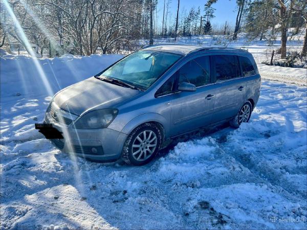 Pelēks Opel Zafira 2006 Viļņa, ar dzinēja tilpumu 1.90 L un nobraukumu 417 tūkst. km par 1050 €, foto 2 vietnē AUTOMOTO.COM.LV