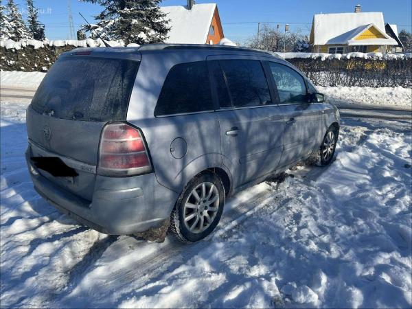 Pelēks Opel Zafira 2006 Viļņa, ar dzinēja tilpumu 1.90 L un nobraukumu 417 tūkst. km par 1050 €, foto 4 vietnē AUTOMOTO.COM.LV