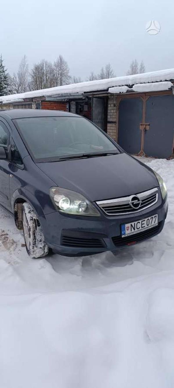 Pelēks Opel Zafira 2006 Šalčininkai, ar dzinēja tilpumu 1.80 L un nobraukumu 300 tūkst. km par 1500 €, foto 2 vietnē AUTOMOTO.COM.LV