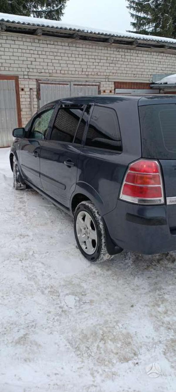 Pelēks Opel Zafira 2006 Šalčininkai, ar dzinēja tilpumu 1.80 L un nobraukumu 300 tūkst. km par 1500 €, foto 4 vietnē AUTOMOTO.COM.LV
