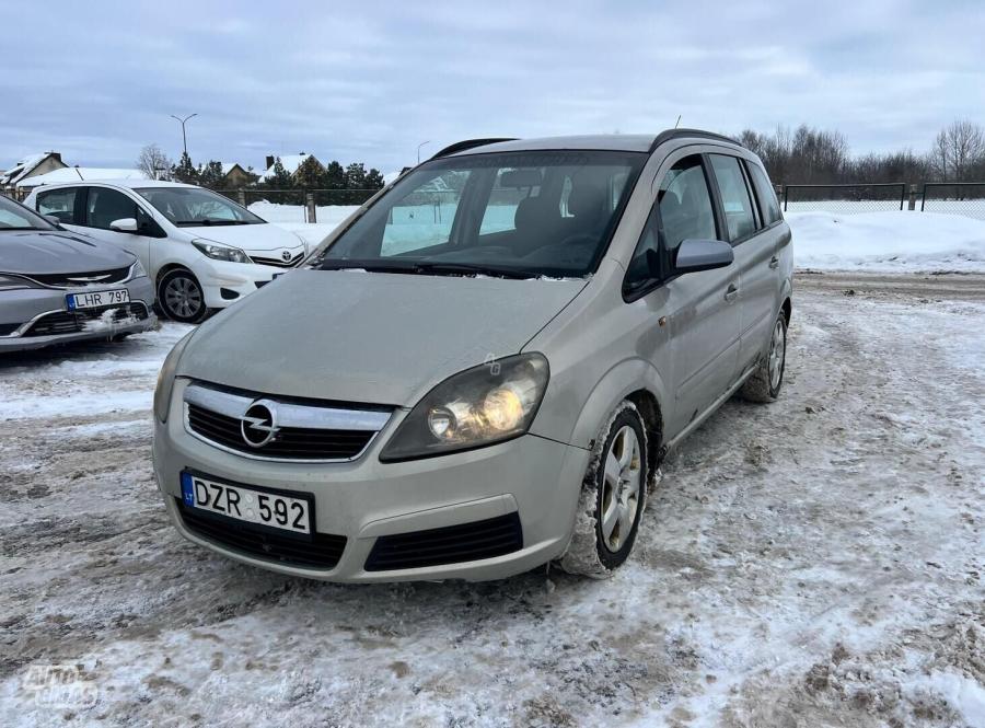 Grey Opel Zafira 2006 in Siauliai, with an engine capacity of 1.90 L and mileage of 500 thousand km for 799 €, photo 1 on AUTOMOTO.COM.LV