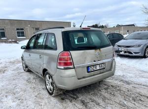 Grey Opel Zafira 2006 in Siauliai, with an engine capacity of 1.90 L and mileage of 500 thousand km for 799 €, photo 4 on AUTOMOTO.COM.LV