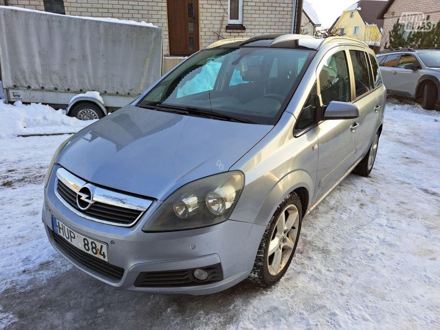 Grey Opel Zafira 2006 in Telschi, with an engine capacity of 1.90 L and mileage of 298 thousand km for 1299 €, photo 1 on AUTOMOTO.COM.LV