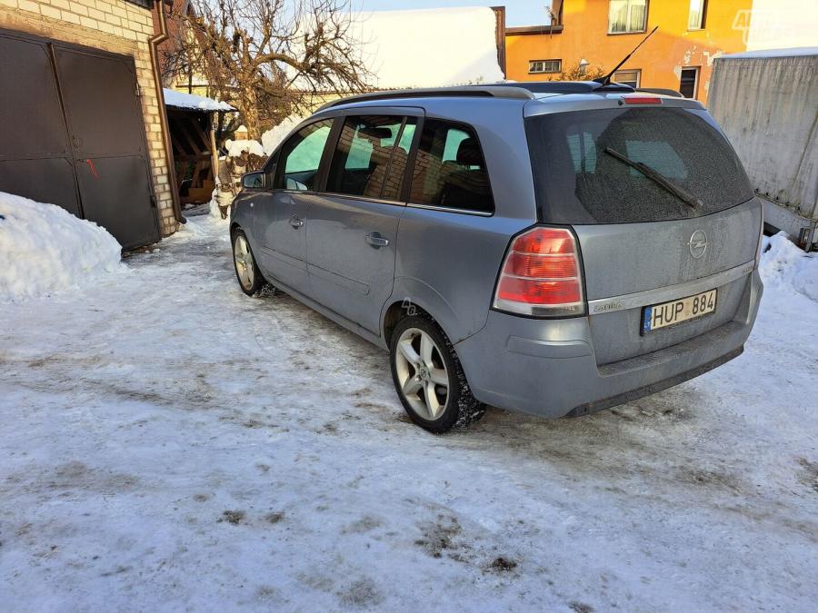 Grey Opel Zafira 2006 in Telschi, with an engine capacity of 1.90 L and mileage of 298 thousand km for 1299 €, photo 3 on AUTOMOTO.COM.LV