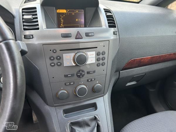 Pelēks Opel Zafira 2006 Jurbarkas, ar dzinēja tilpumu 1.90 L un nobraukumu 374 tūkst. km par 1700 €, foto 8 vietnē AUTOMOTO.COM.LV