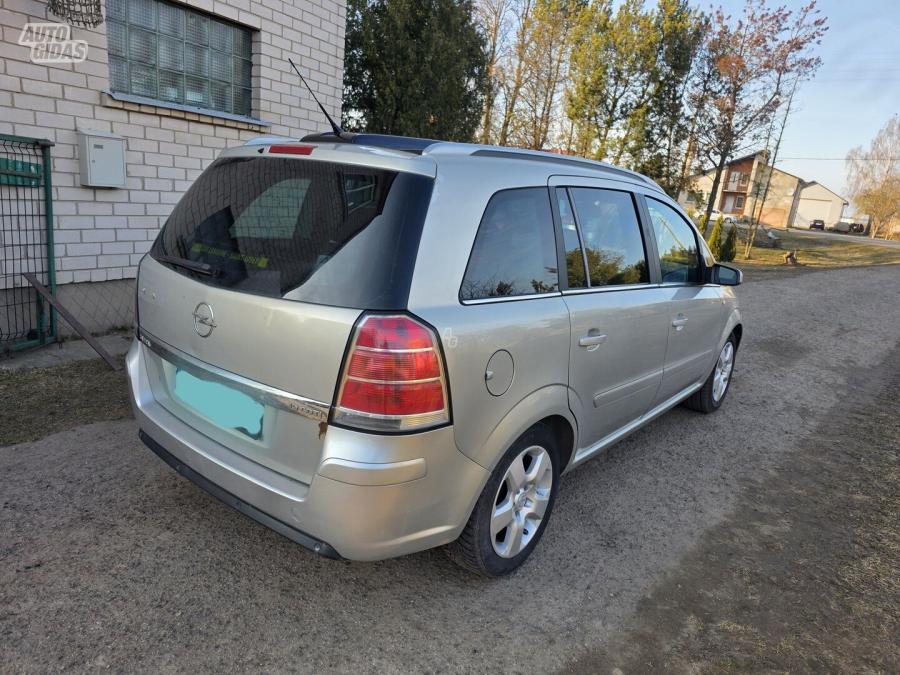 Pelēks Opel Zafira 2006 Viļņa, ar dzinēja tilpumu 1.90 L un nobraukumu 385 tūkst. km par 1050 €, foto 3 vietnē AUTOMOTO.COM.LV