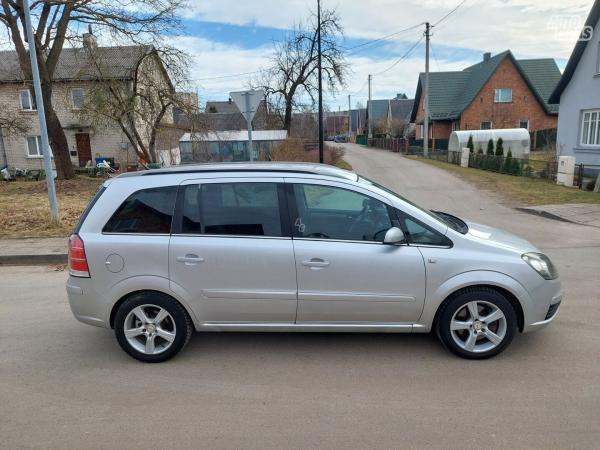 Grey Opel Zafira 2006 in Alytus, with an engine capacity of 1.90 L and mileage of 285 thousand km for 1550 €, photo 3 on AUTOMOTO.COM.LV