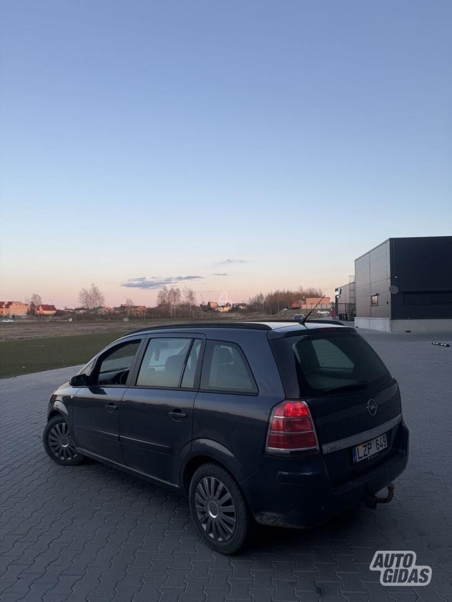 Pelēks Opel Zafira 2006 Šauļi, ar dzinēja tilpumu 1.90 L un nobraukumu 300 tūkst. km par 1450 €, foto 4 vietnē AUTOMOTO.COM.LV