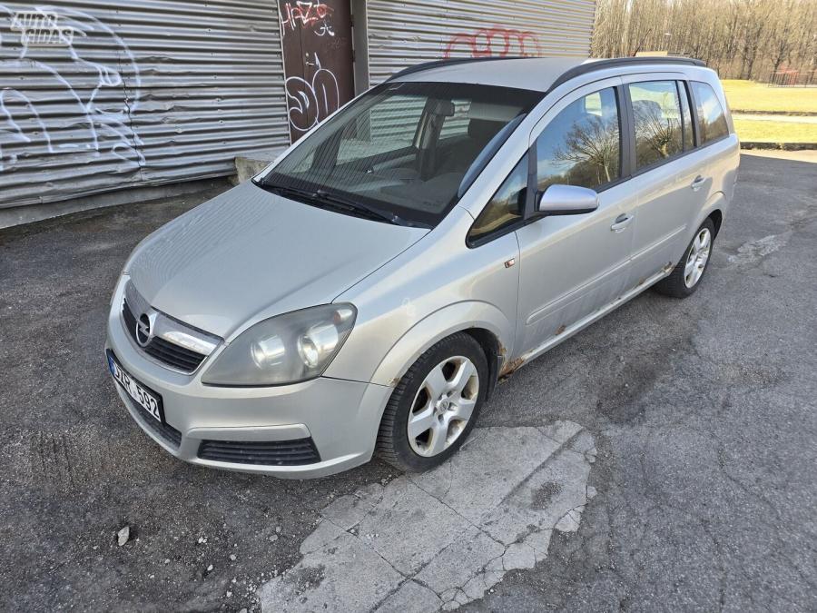 Grey Opel Zafira 2006 in Siauliai, with an engine capacity of 1.90 L and mileage of 500 thousand km for 690 €, photo 1 on AUTOMOTO.COM.LV