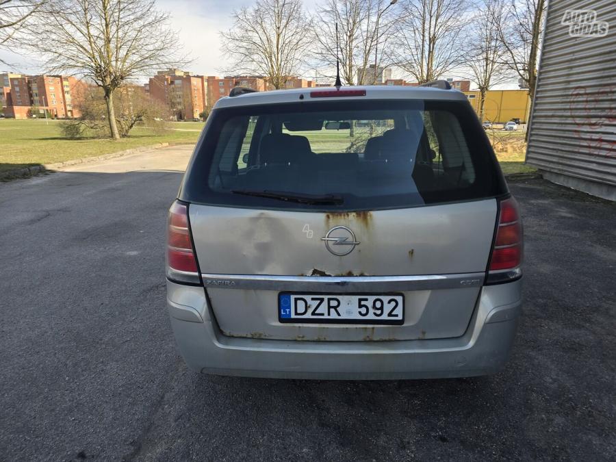 Grey Opel Zafira 2006 in Siauliai, with an engine capacity of 1.90 L and mileage of 500 thousand km for 690 €, photo 7 on AUTOMOTO.COM.LV