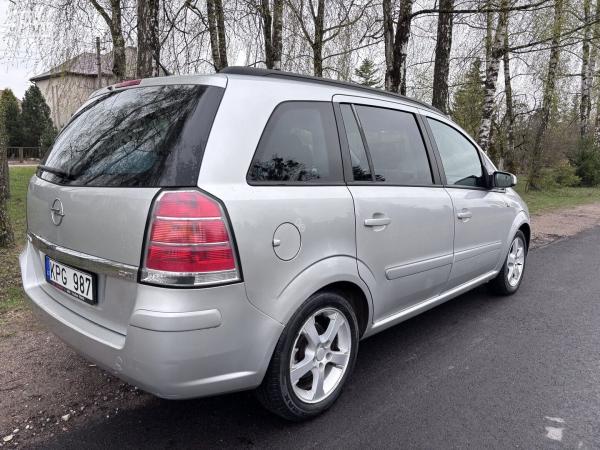 Grey Opel Zafira 2006 in Kaunas, with an engine capacity of 1.90 L and mileage of 210 thousand km for 1450 €, photo 6 on AUTOMOTO.COM.LV