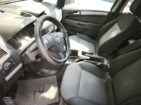 Grey Opel Zafira 2006 in Kaunas, with an engine capacity of 1.80 L and mileage of 256 thousand km for 500 €, photo 6 on AUTOMOTO.COM.LV