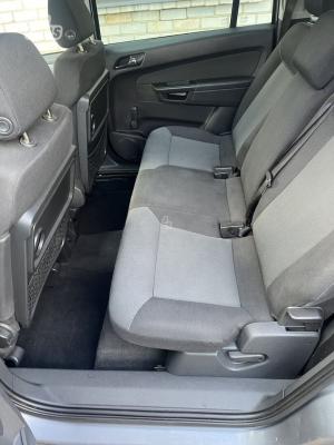 Grey Opel Zafira 2006 in Kaunas, with an engine capacity of 1.90 L and mileage of 259 thousand km for 1950 €, photo 12 on AUTOMOTO.COM.LV