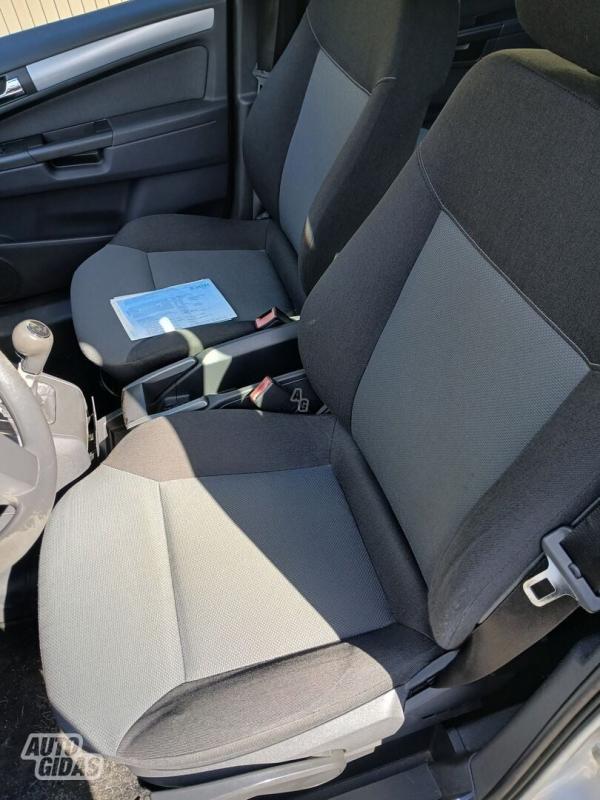 Pelēks Opel Zafira 2006 Utena, ar dzinēja tilpumu 1.90 L un nobraukumu 248 tūkst. km par 2100 €, foto 2 vietnē AUTOMOTO.COM.LV