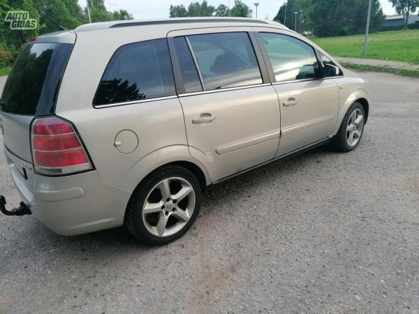 Pelēks Opel Zafira 2006 Utena, ar dzinēja tilpumu 1.90 L un nobraukumu 304 tūkst. km par 1350 €, foto 5 vietnē AUTOMOTO.COM.LV
