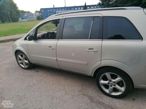 Pelēks Opel Zafira 2006 Utena, ar dzinēja tilpumu 1.90 L un nobraukumu 304 tūkst. km par 1350 €, foto 9 vietnē AUTOMOTO.COM.LV
