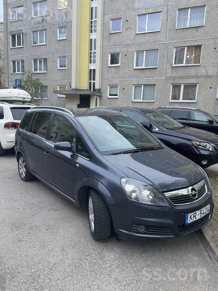Pelēks Opel Zafira 2006 Rīga, ar dzinēja tilpumu 1.60 L un nobraukumu 253 tūkst. km par 1385 €, foto 3 vietnē AUTOMOTO.COM.LV