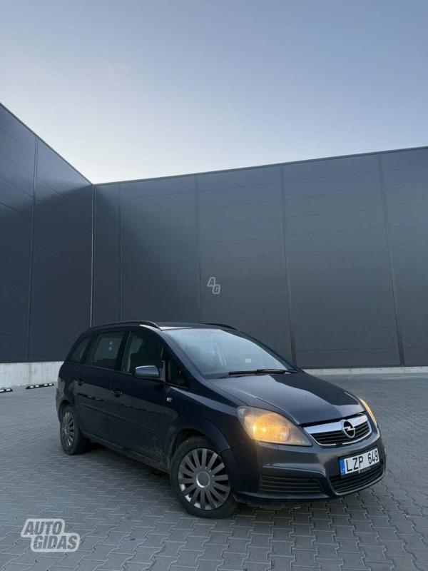 Grey Opel Zafira 2006 in Siauliai, with an engine capacity of 1.90 L and mileage of 300 thousand km for 1199 €, photo 4 on AUTOMOTO.COM.LV