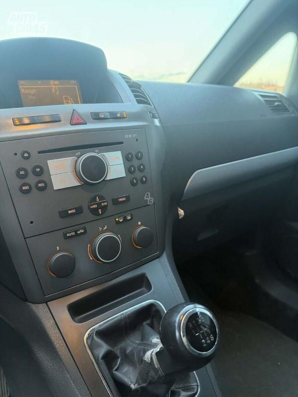 Grey Opel Zafira 2006 in Siauliai, with an engine capacity of 1.90 L and mileage of 300 thousand km for 1199 €, photo 8 on AUTOMOTO.COM.LV