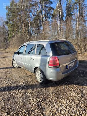Pelēks Opel Zafira 2006 Rīga, ar dzinēja tilpumu 1.60 L un nobraukumu 437 tūkst. km par 1000 €, foto 3 vietnē AUTOMOTO.COM.LV