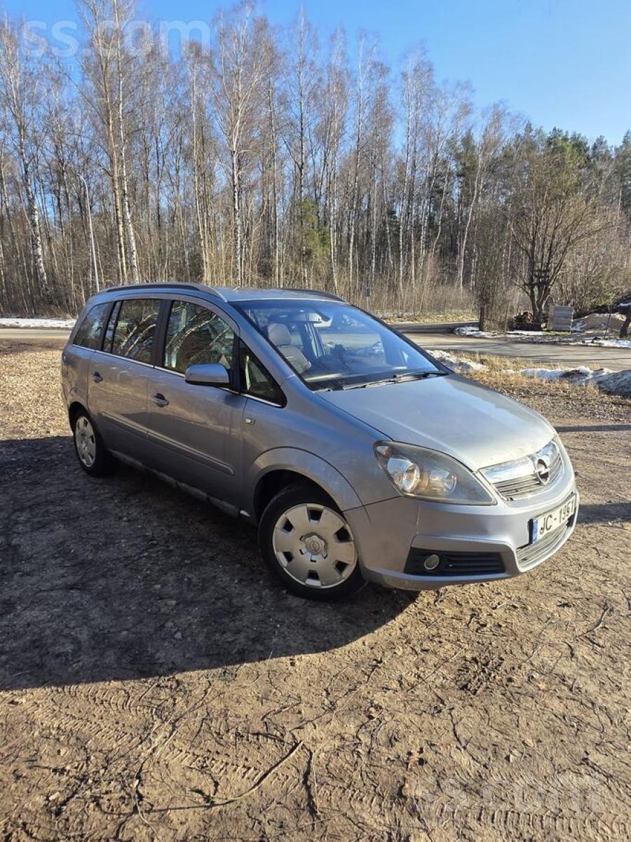 Pelēks Opel Zafira 2006 Rīga, ar dzinēja tilpumu 1.60 L un nobraukumu 437 tūkst. km par 1000 €, foto 5 vietnē AUTOMOTO.COM.LV