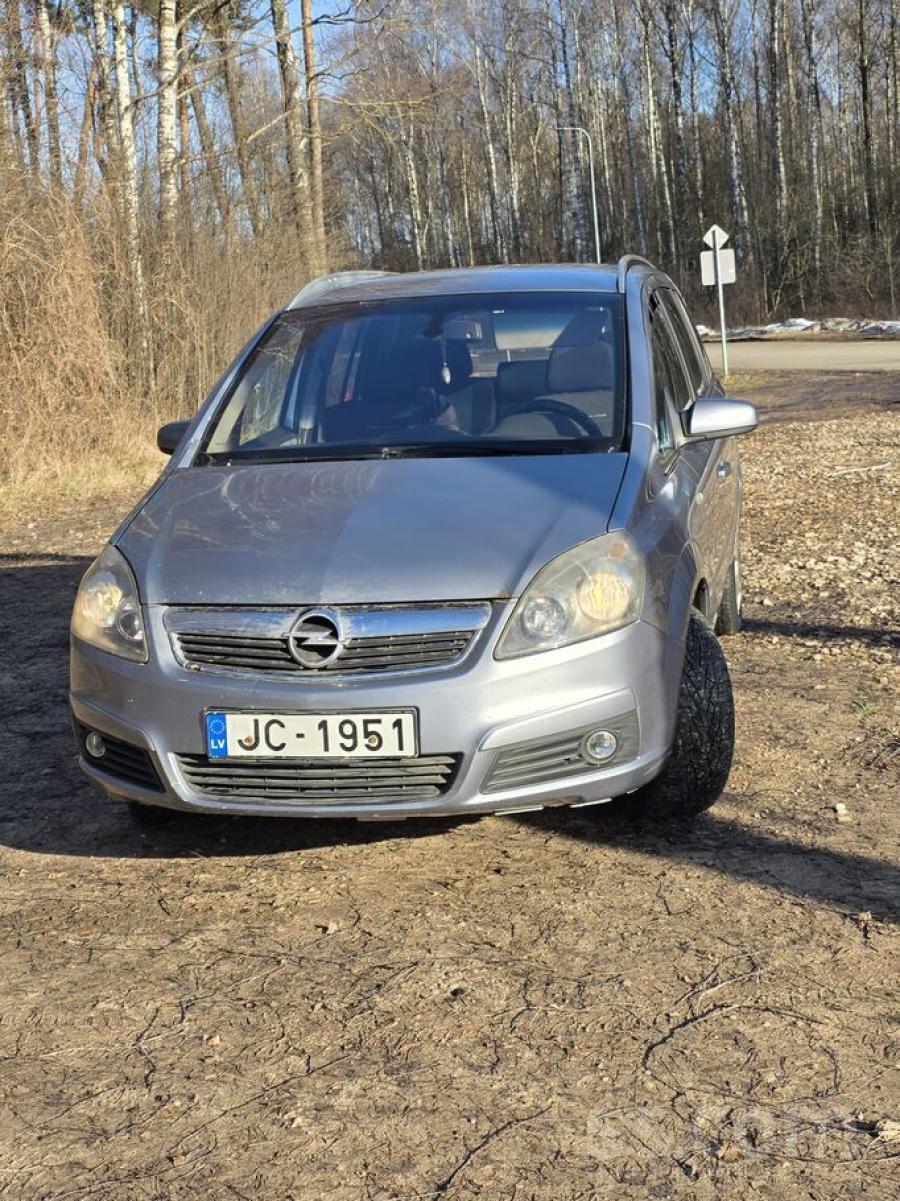 Pelēks Opel Zafira 2006 Rīga, ar dzinēja tilpumu 1.60 L un nobraukumu 437 tūkst. km par 1000 €, foto 6 vietnē AUTOMOTO.COM.LV