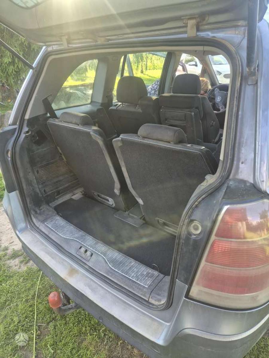 Pelēks Opel Zafira 2006 Kalvarija, ar dzinēja tilpumu 1.91 L un nobraukumu 4 tūkst. km par 900 €, foto 12 vietnē AUTOMOTO.COM.LV