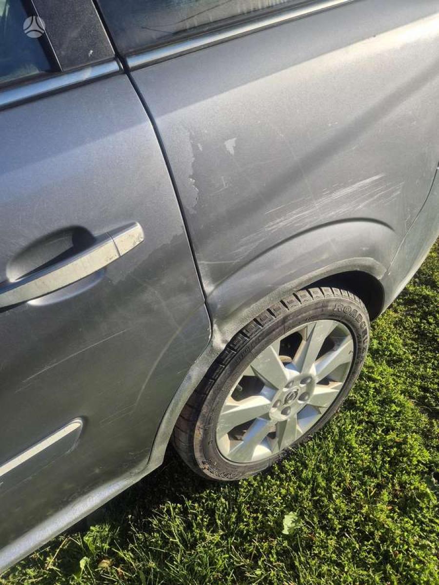 Pelēks Opel Zafira 2006 Kalvarija, ar dzinēja tilpumu 1.91 L un nobraukumu 4 tūkst. km par 900 €, foto 15 vietnē AUTOMOTO.COM.LV