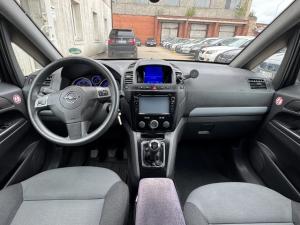 Pelēks Opel Zafira 2006 Rīga, ar dzinēja tilpumu 1.90 L un nobraukumu 265 tūkst. km par 1950 €, foto 4 vietnē AUTOMOTO.COM.LV