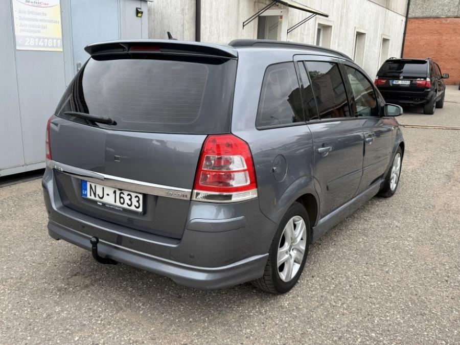 Pelēks Opel Zafira 2006 Rīga, ar dzinēja tilpumu 1.90 L un nobraukumu 265 tūkst. km par 1950 €, foto 5 vietnē AUTOMOTO.COM.LV