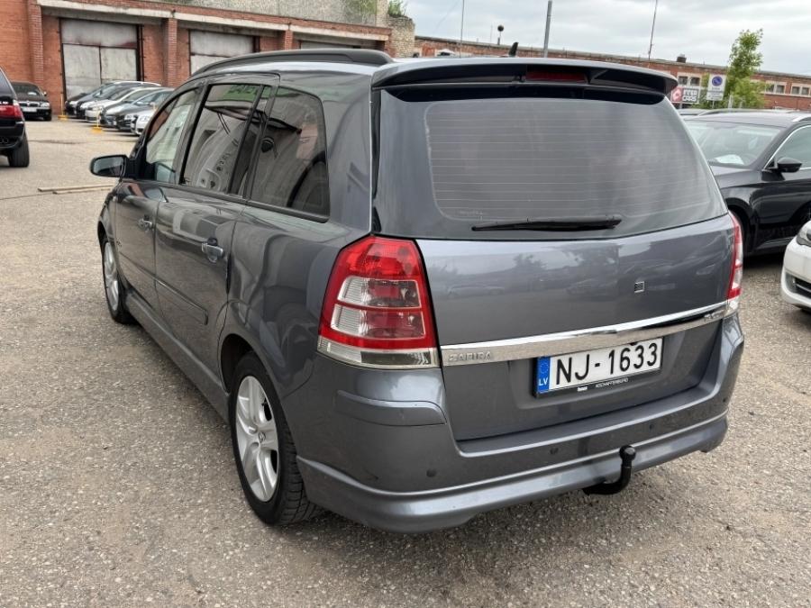 Pelēks Opel Zafira 2006 Rīga, ar dzinēja tilpumu 1.90 L un nobraukumu 265 tūkst. km par 1950 €, foto 6 vietnē AUTOMOTO.COM.LV