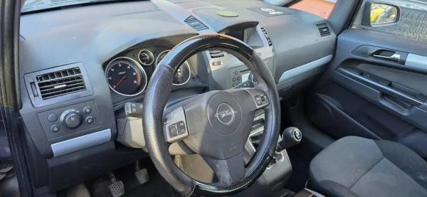 Grey Opel Zafira 2006 in Valmiera, with an engine capacity of 1.90 L and mileage of 399 thousand km for 1100 €, photo 8 on AUTOMOTO.COM.LV