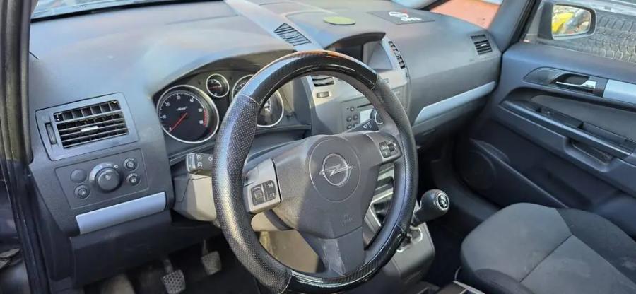Pelēks Opel Zafira 2006 Valmiera, ar dzinēja tilpumu 1.90 L un nobraukumu 399 tūkst. km par 1100 €, foto 9 vietnē AUTOMOTO.COM.LV