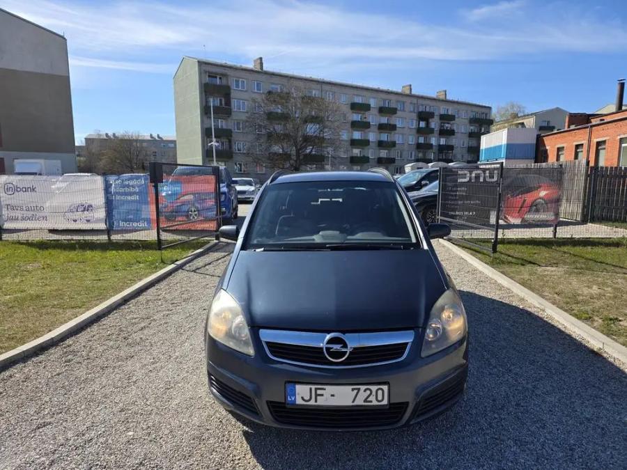 Pelēks Opel Zafira 2006 Ventspils, ar dzinēja tilpumu 1.90 L un nobraukumu 280 tūkst. km par 1350 €, foto 3 vietnē AUTOMOTO.COM.LV