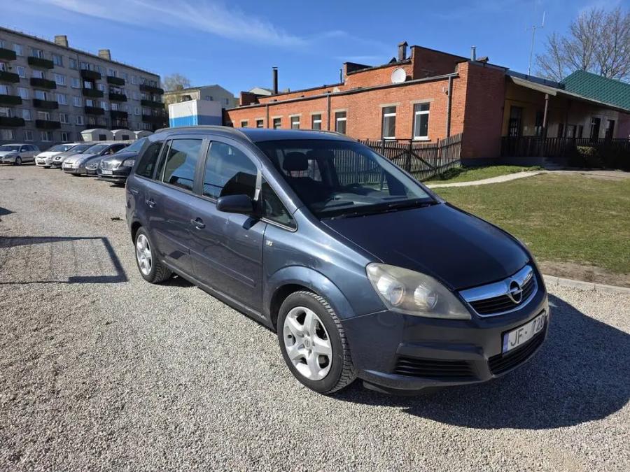 Pelēks Opel Zafira 2006 Ventspils, ar dzinēja tilpumu 1.90 L un nobraukumu 280 tūkst. km par 1350 €, foto 4 vietnē AUTOMOTO.COM.LV