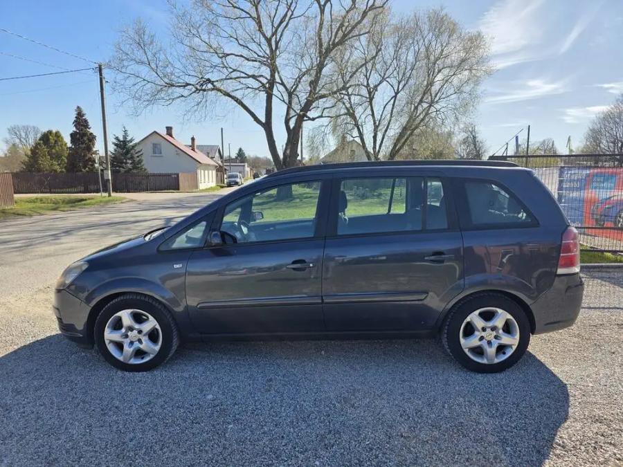 Pelēks Opel Zafira 2006 Ventspils, ar dzinēja tilpumu 1.90 L un nobraukumu 280 tūkst. km par 1350 €, foto 5 vietnē AUTOMOTO.COM.LV