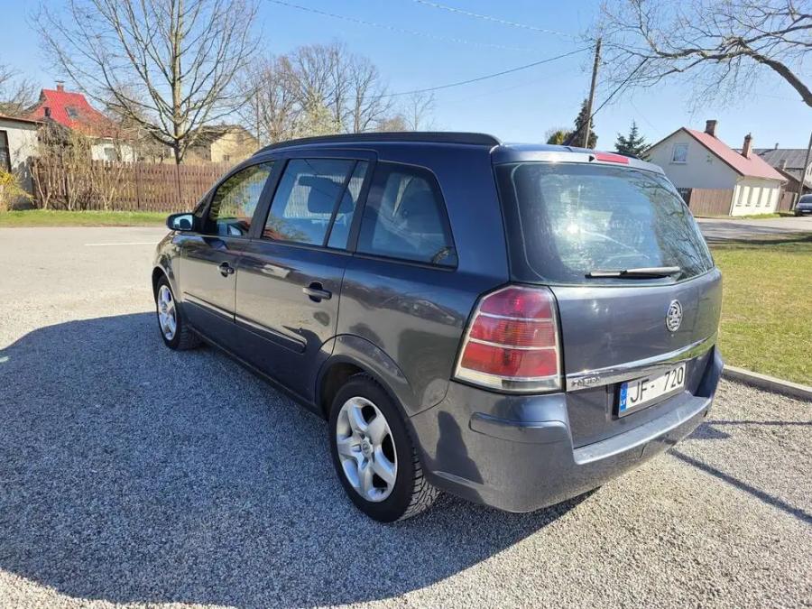 Pelēks Opel Zafira 2006 Ventspils, ar dzinēja tilpumu 1.90 L un nobraukumu 280 tūkst. km par 1350 €, foto 10 vietnē AUTOMOTO.COM.LV