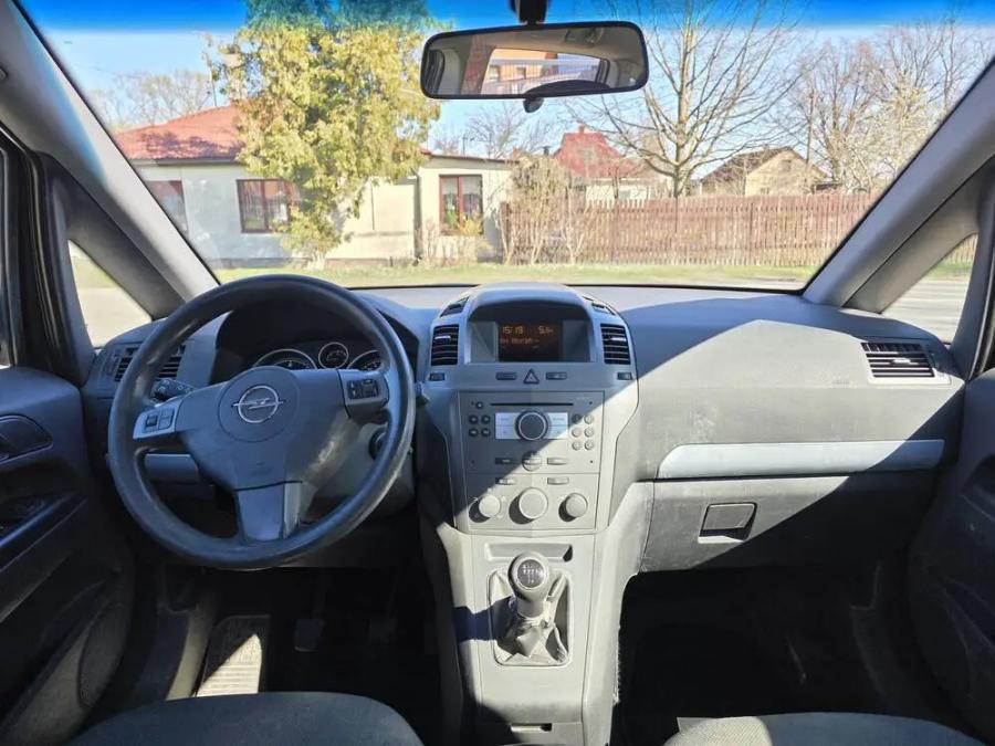 Pelēks Opel Zafira 2006 Ventspils, ar dzinēja tilpumu 1.90 L un nobraukumu 280 tūkst. km par 1350 €, foto 12 vietnē AUTOMOTO.COM.LV