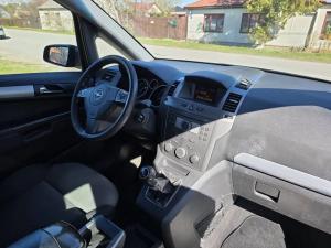 Pelēks Opel Zafira 2006 Ventspils, ar dzinēja tilpumu 1.90 L un nobraukumu 280 tūkst. km par 1350 €, foto 14 vietnē AUTOMOTO.COM.LV