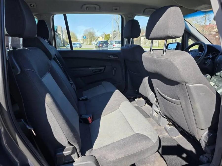 Pelēks Opel Zafira 2006 Ventspils, ar dzinēja tilpumu 1.90 L un nobraukumu 280 tūkst. km par 1350 €, foto 15 vietnē AUTOMOTO.COM.LV