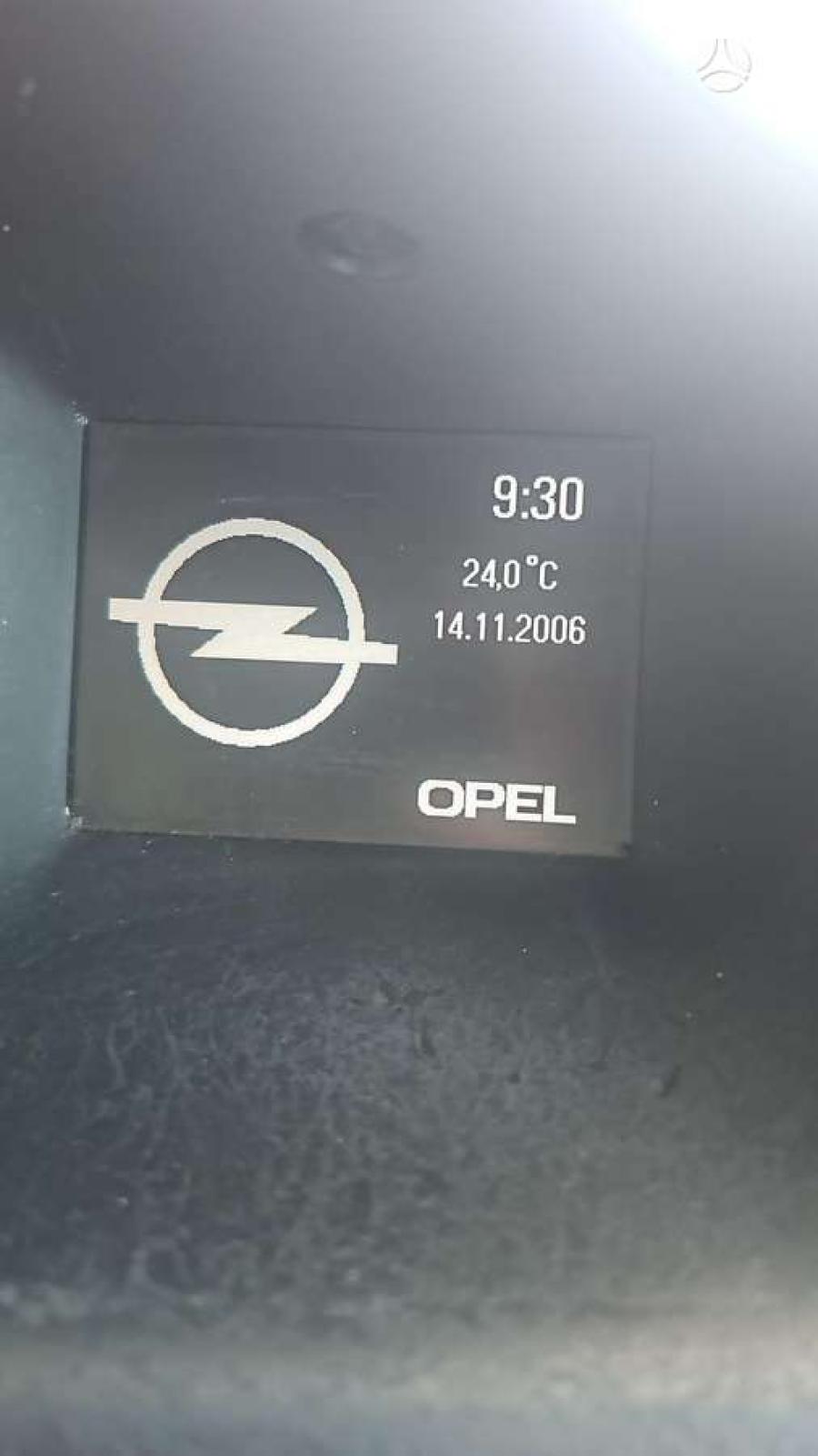 Grey Opel Zafira 2006 in Kelme, with an engine capacity of 0.00 L and mileage of 272 thousand km for 800 €, photo 9 on AUTOMOTO.COM.LV